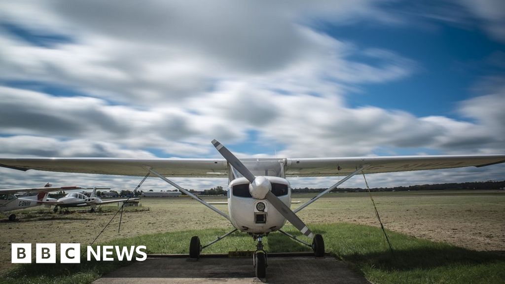 The skies above: Serious aircraft 'near-misses' double - BBC News