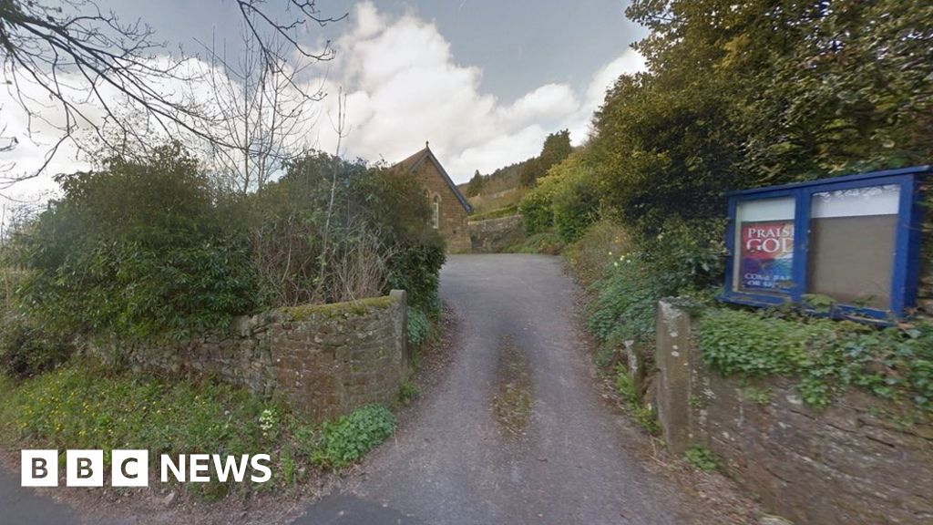 Darley Dale: Former church to be turned into apartments - BBC News