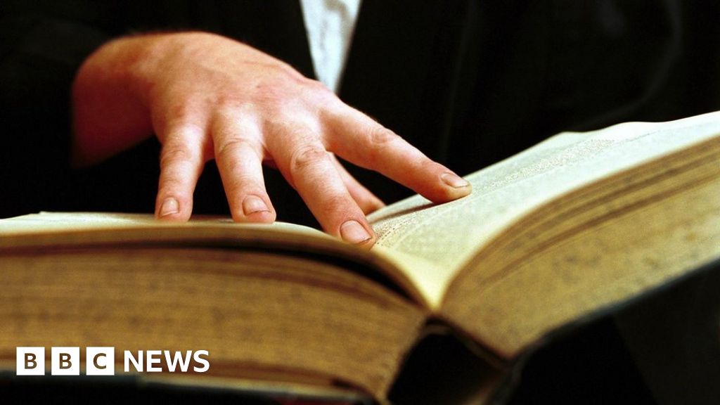 Wirral Council: Nine libraries face closure by end of October - BBC News