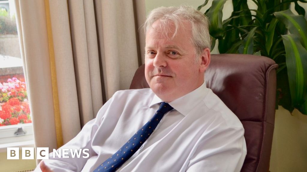 Welsh MP Guto Bebb to stand down at election over Tory concerns - BBC News