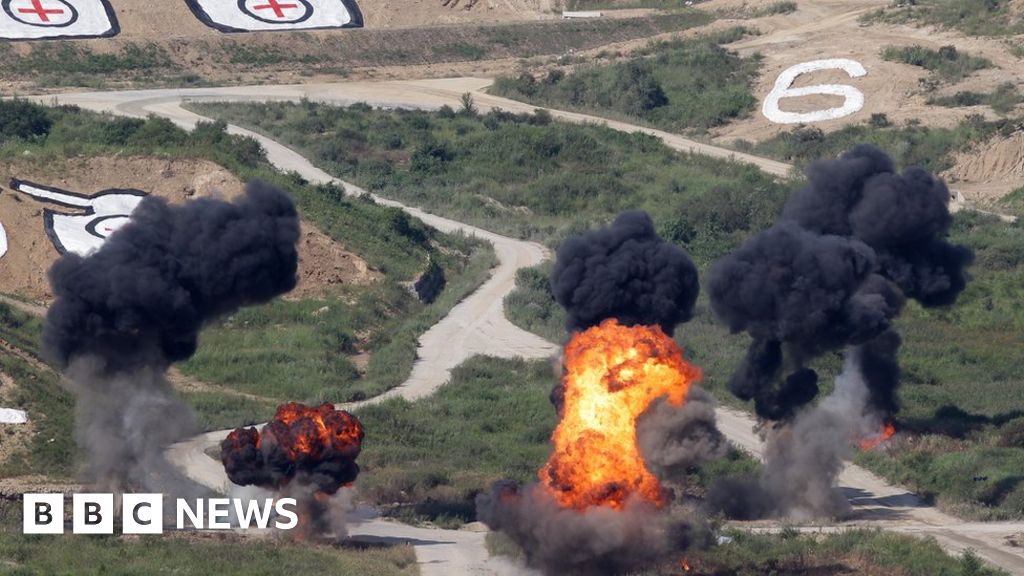 South Korea and US set for 'largest ever' war games - BBC News