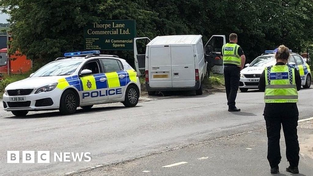 Middleton: Man struck by van during Leeds robbery - BBC News