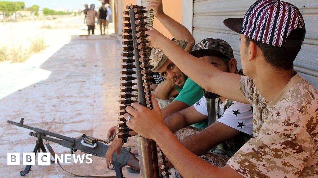 Bloody battles against IS in Libya - BBC News