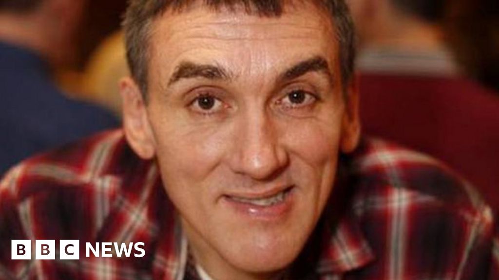 Ralph Brazier inquest: Coroner urges Surrey council action - BBC News
