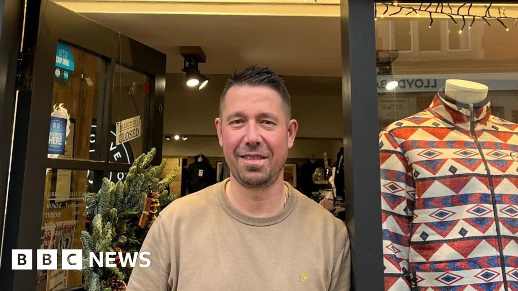 Daventry high street: 'I want to be in an up-and-coming town' - BBC News