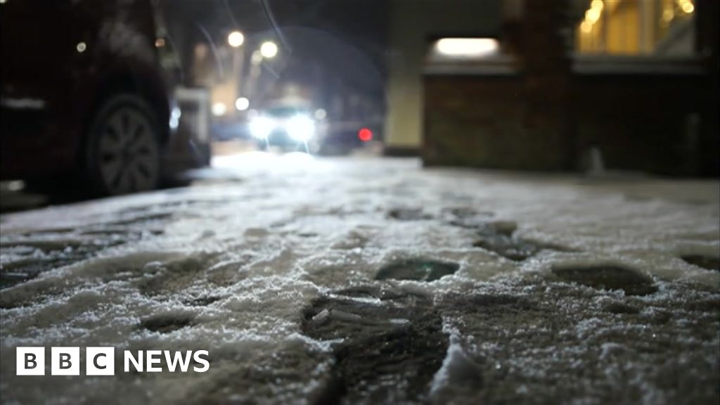 Snow and ice causes disruption across the West Midlands - BBC News