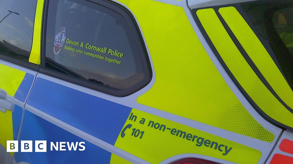 One person seriously injured in crash on A39 in Cornwall - BBC News