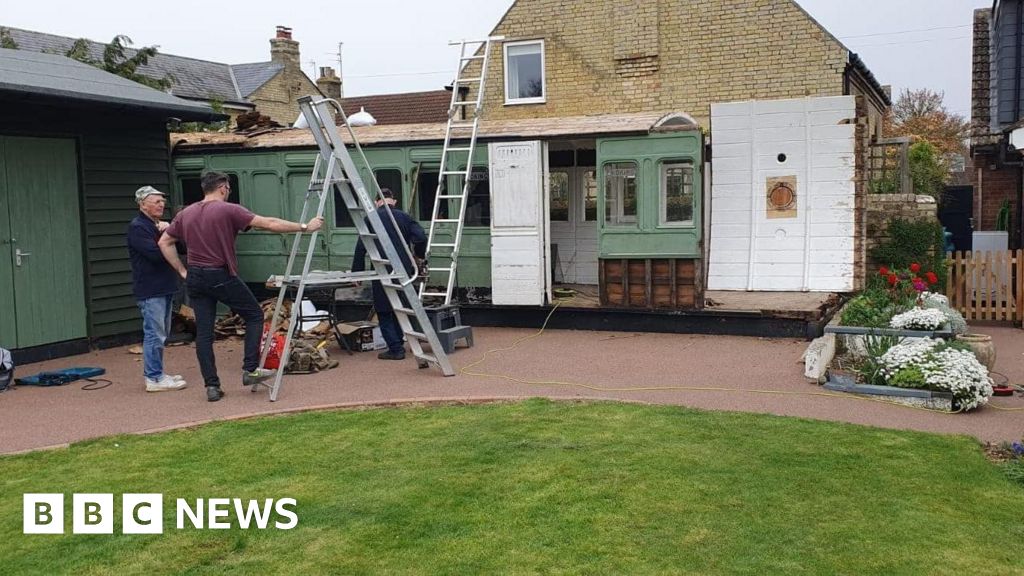 Victorian railway carriage to begin new life at March station