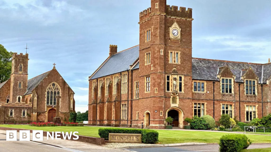 Blundell's attacker denies fitting evidence to sleepwalk report - BBC News