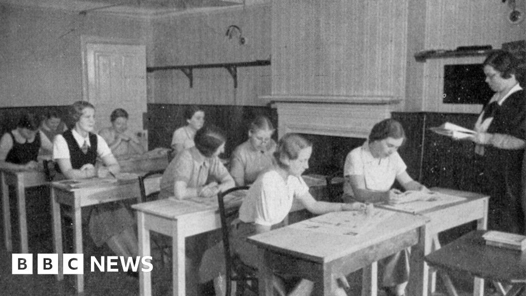 Augusta Victoria College: Bexhill's forgotten Nazi girls school - BBC News