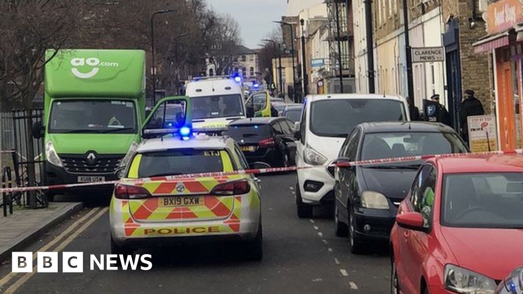 Hackney stabbing: Boy, 14, and man held on suspicion of murder - BBC News