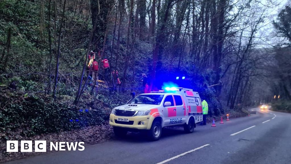 Injured caver rescued from 'awkward' Peak District cave entrance