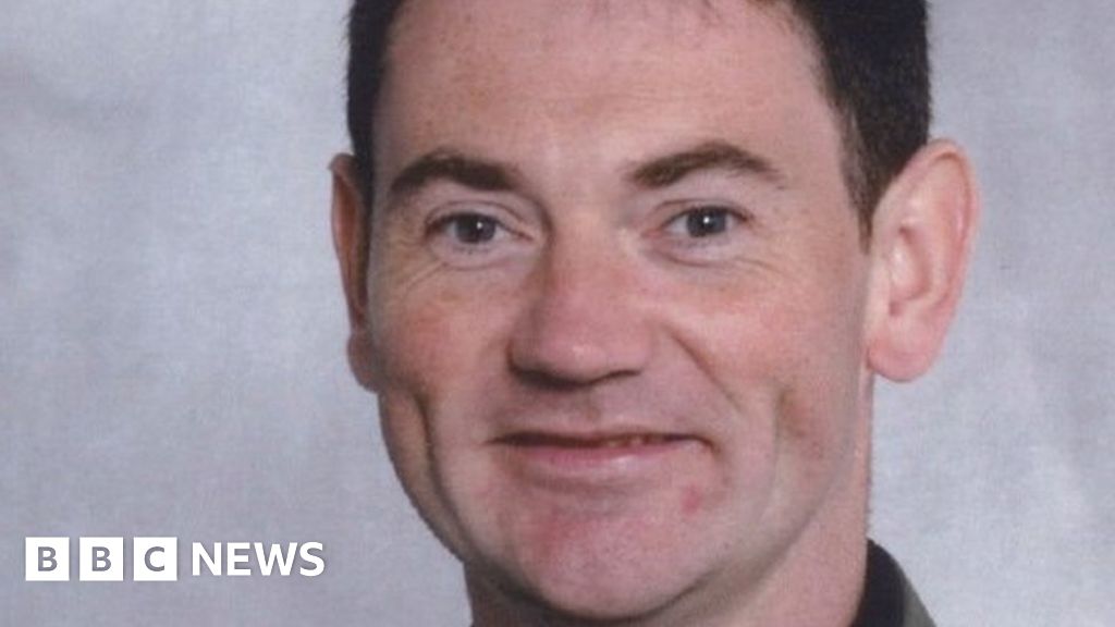 RAF test pilot Alex Parr killed by engine failure crash - BBC News