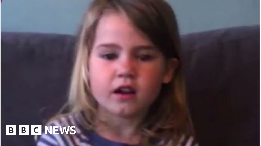 Three-year-old Isla Nelson scoops comedy awards - BBC News