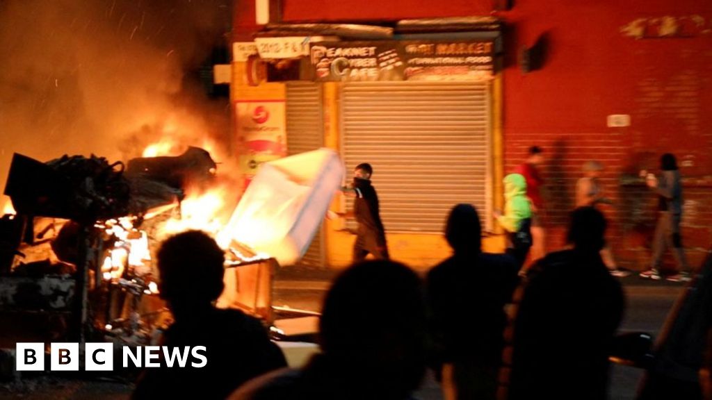 Police still hunting 100 suspects over Harehills disorder