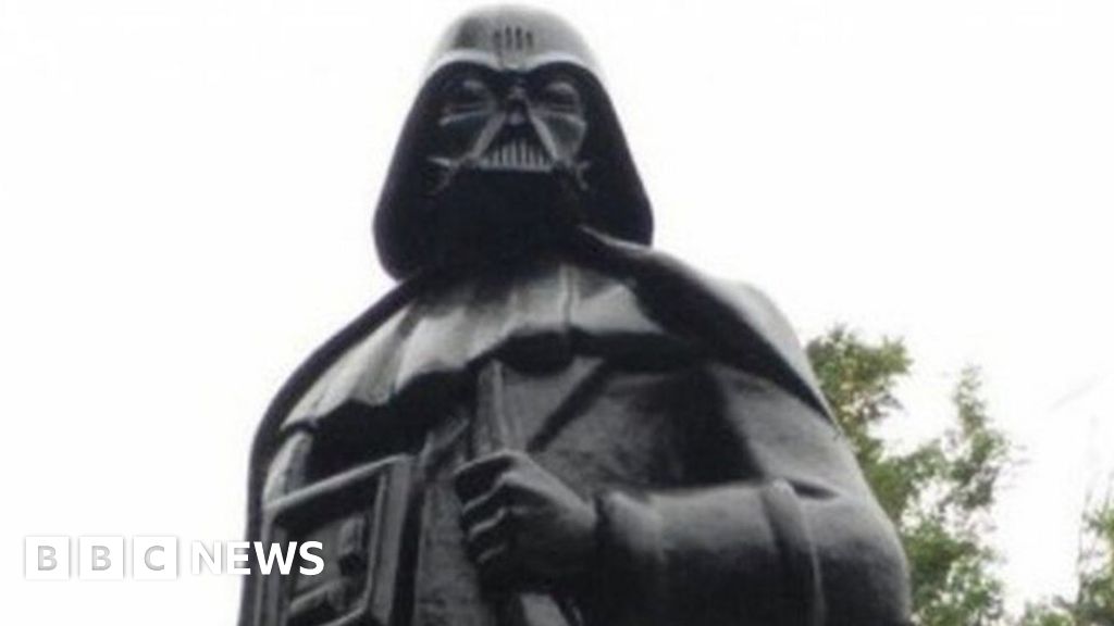 Ukraine Lenin Statue Given Darth Vader Makeover BBC News