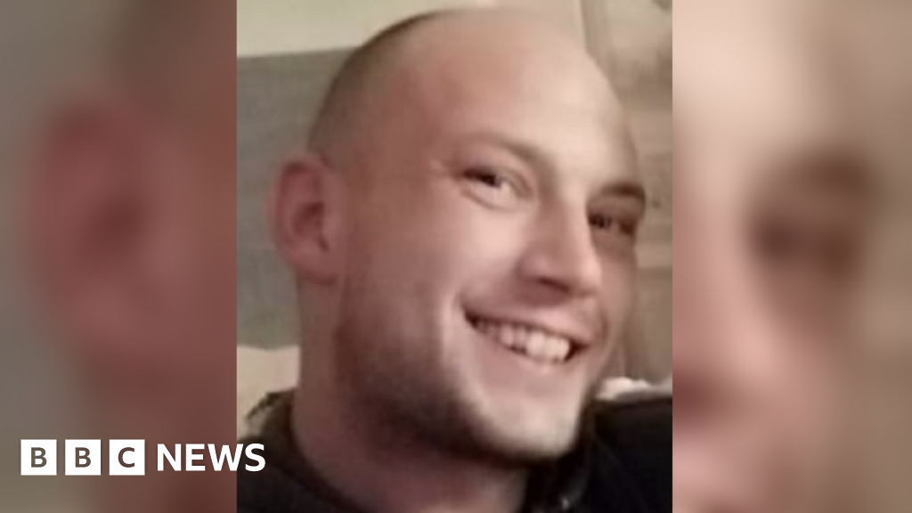 Adam Clapham death: Fourth murder arrest as police name dead man - BBC News