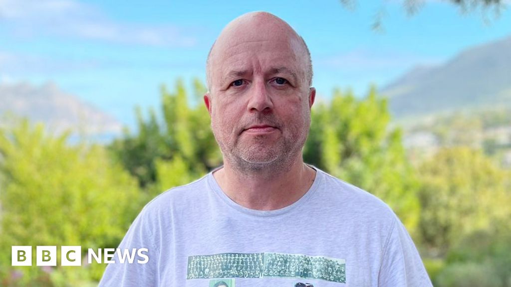 'I was in tears seeing the Edinburgh teacher who abused me' - BBC News