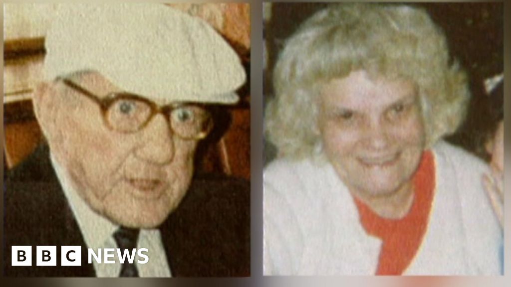 Fresh police appeal over 1992 Birmingham family killings - BBC News