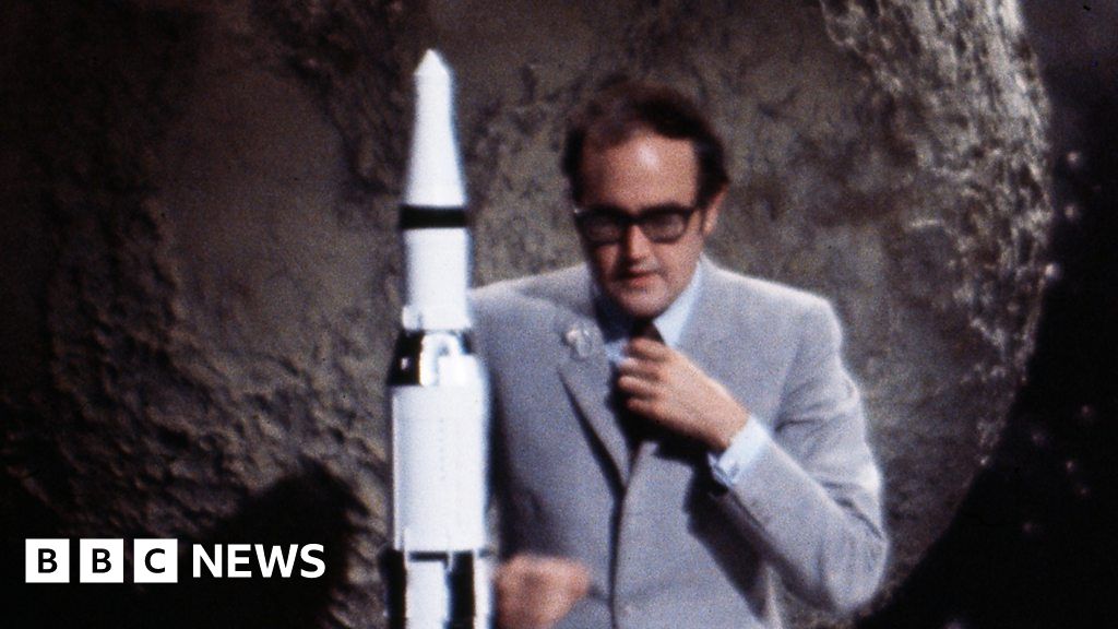 Apollo 11: Few indoor loos, but there was a man on the Moon - BBC News
