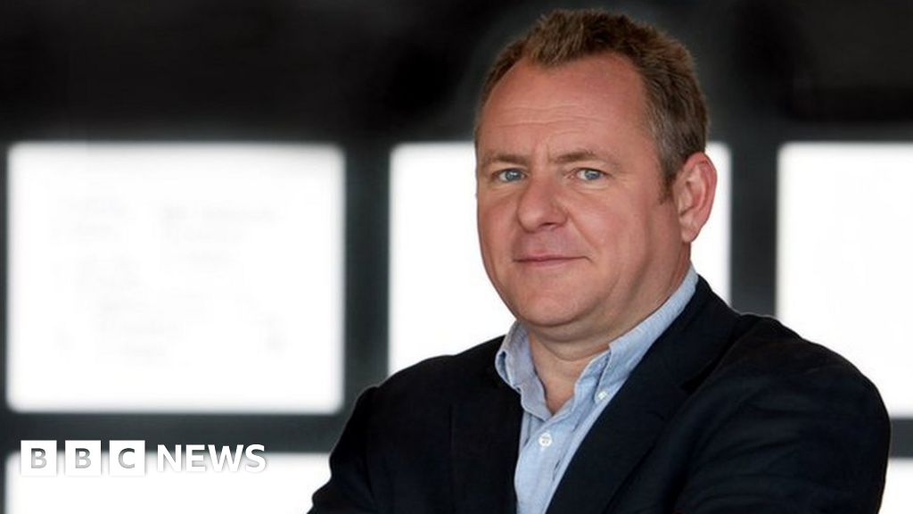 TV news presenter Jamie Owen to leave BBC Wales - BBC News