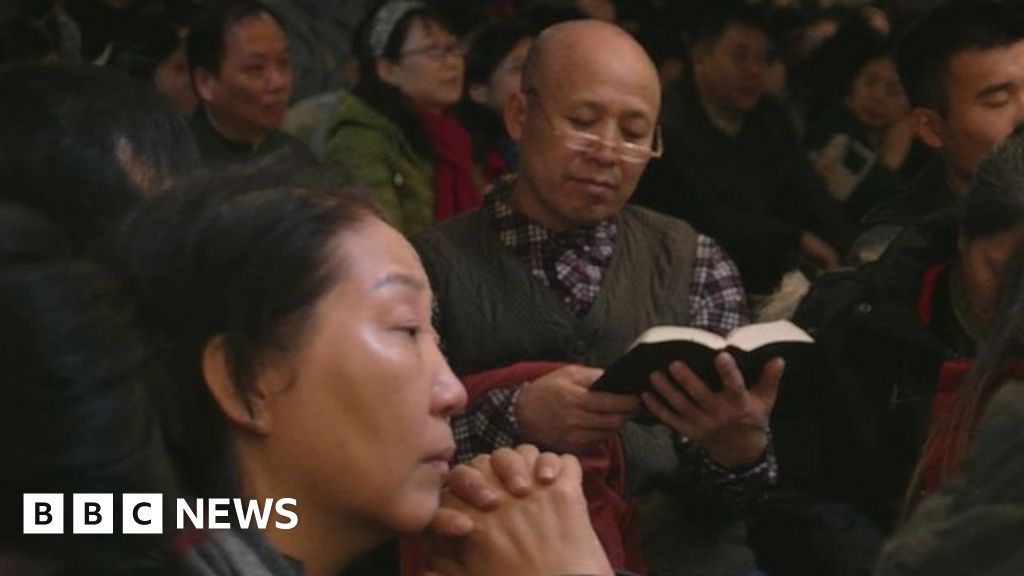 Growing numbers of Christians in China under scrutiny - BBC News