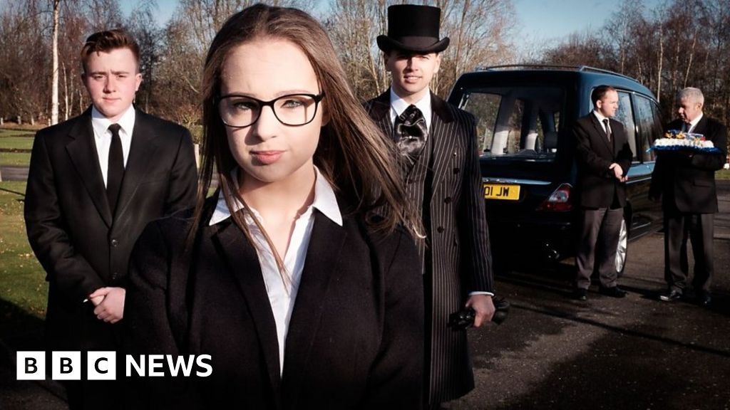 Youngertakers: The teenagers working in the funeral trade - BBC News