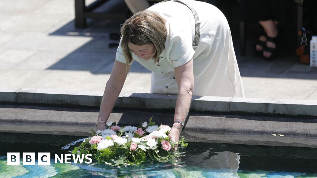 Stardust fire: Ceremony for victims of nightclub blaze in Dublin - BBC News