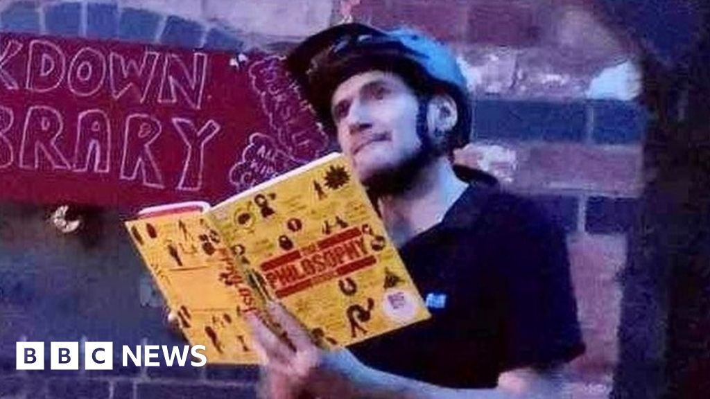 Timothy Macdonald: Missing phone found in Plungar murder probe - BBC News