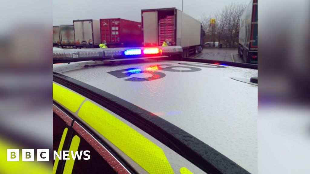 Cambridgeshire: Three men 'suffocating' in refrigerated lorry call ...