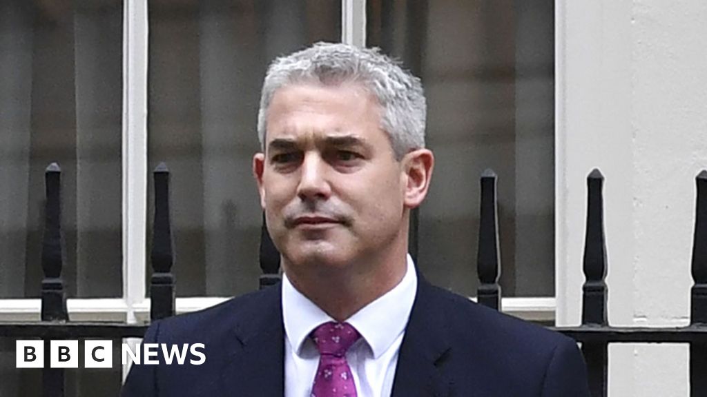 Stephen Barclay named new Brexit Secretary - BBC News