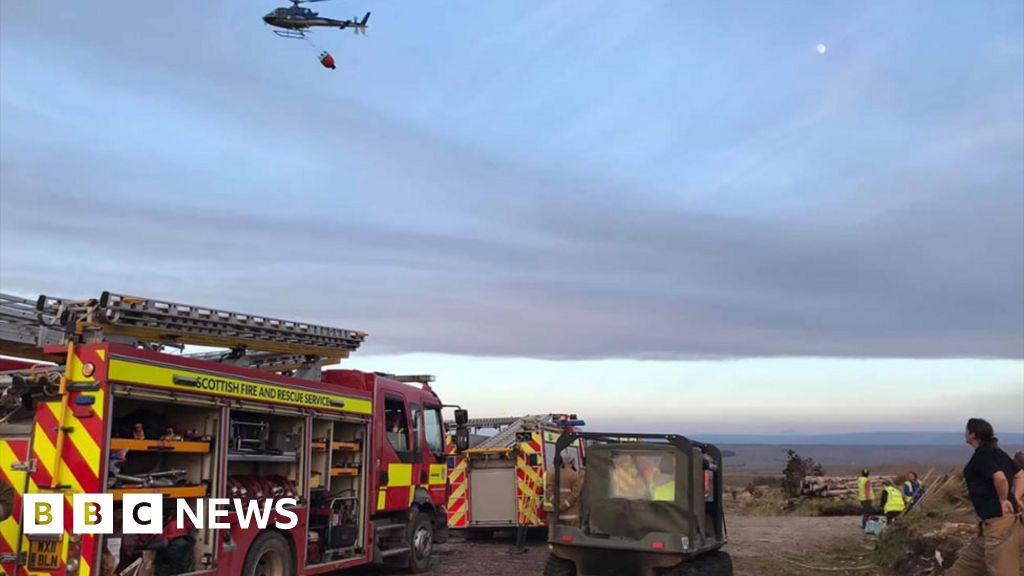 Firefighters at Sutherland wildfire for fourth day - BBC News
