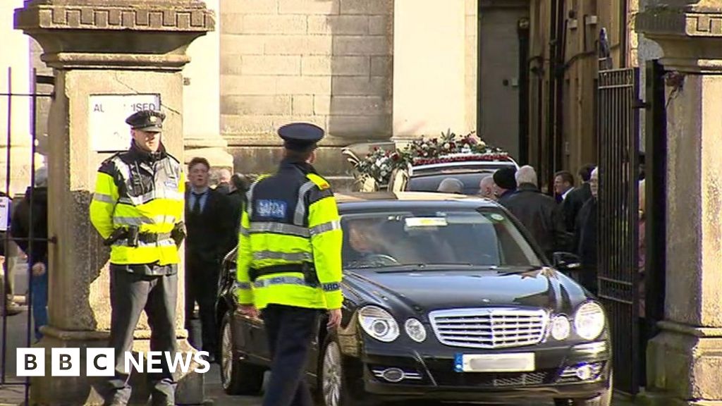 Police carry out major security operation during funeral - BBC News