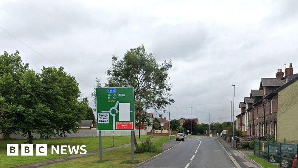 Driver dies and passenger critical in five-vehicle Barugh Green crash ...