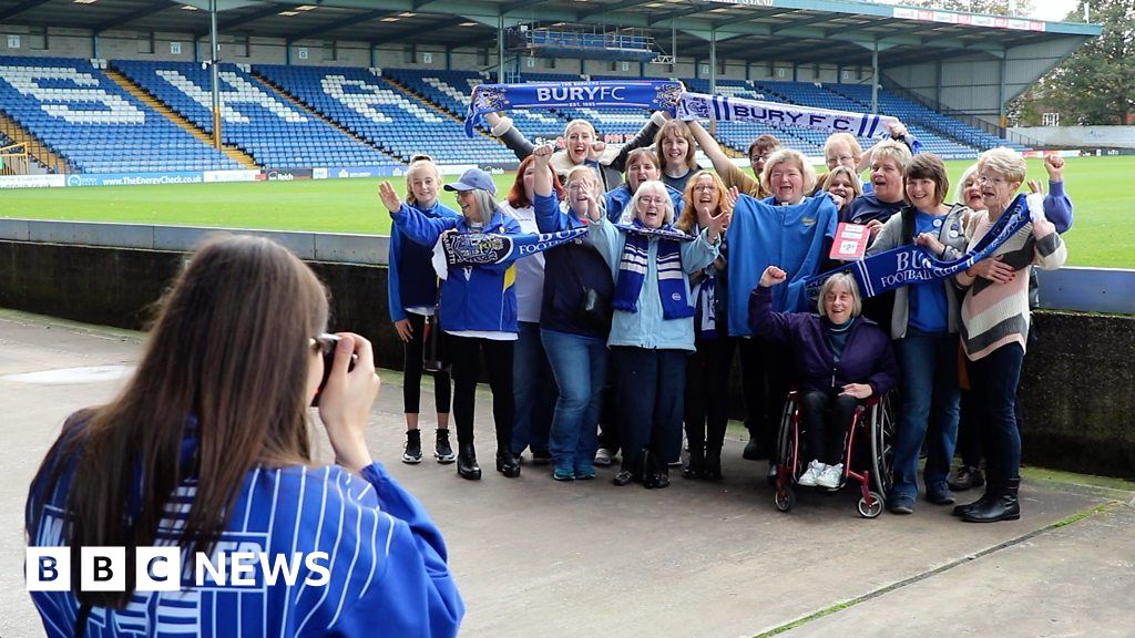 Bury FC's loyal female fans photographed for fanzine - BBC News