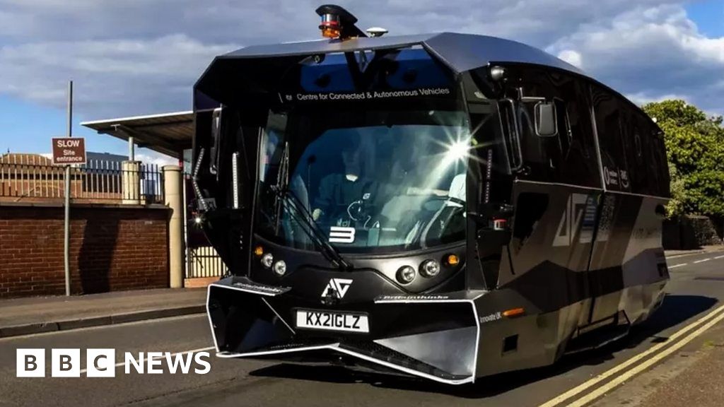 Taking a ride on a self-driving bus in Milton Keynes - BBC News