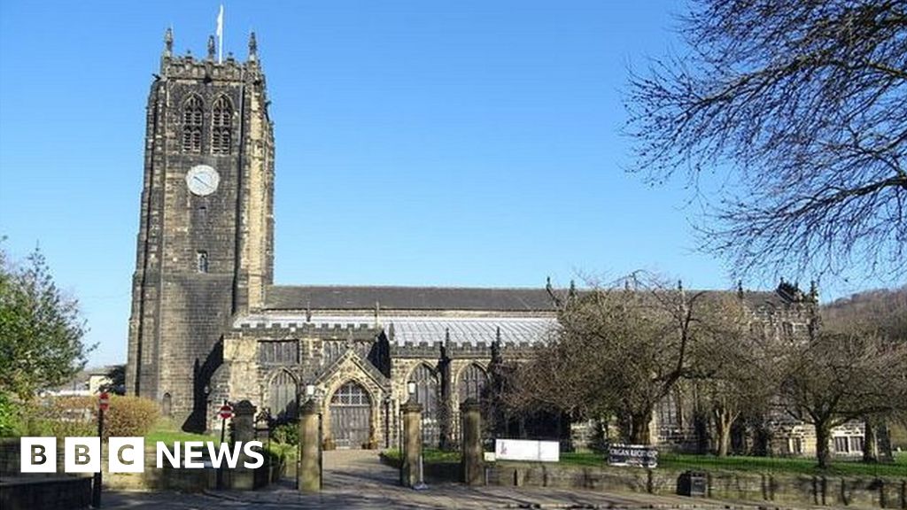 Halifax: Sky-high view offered from Minster tower - BBC News