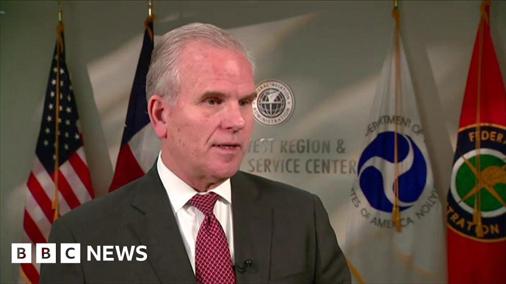 FAA 'examining reports' for links between fatal plane crashes - BBC News