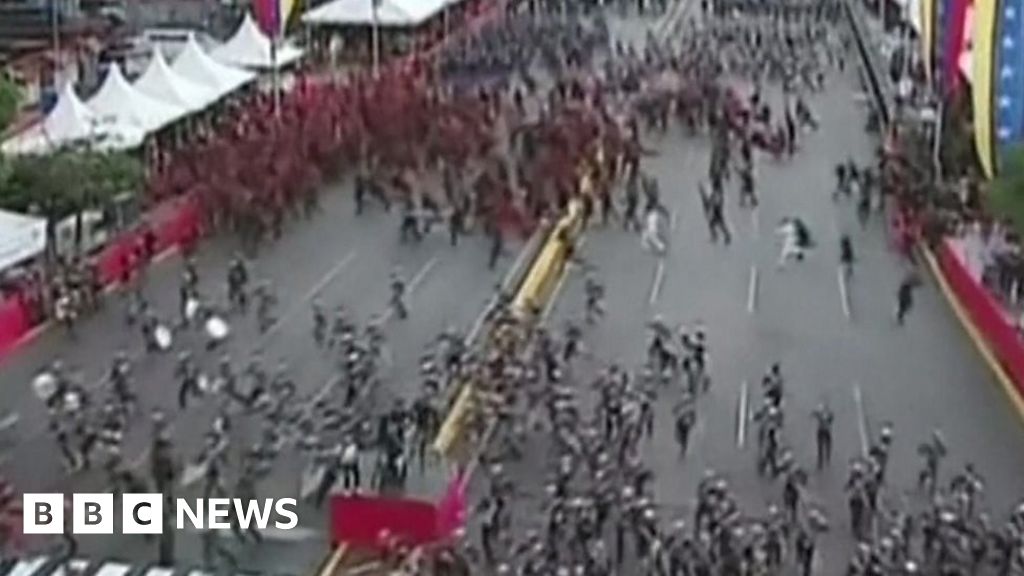 Venezuela 'drone attack': Soldiers seen running - BBC News