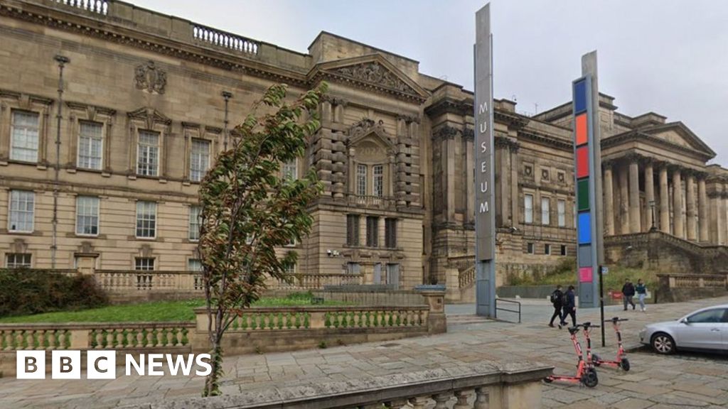 National Museums Liverpool: MP urges negotiations to end strike - BBC News