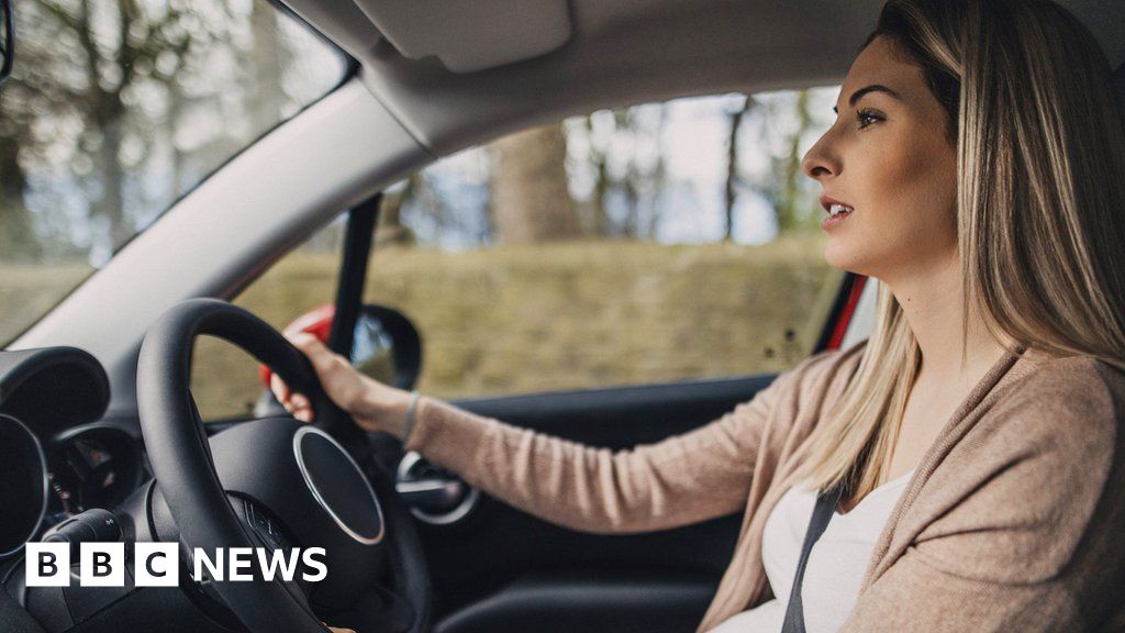 UK rush hour drivers spend more than a day in traffic