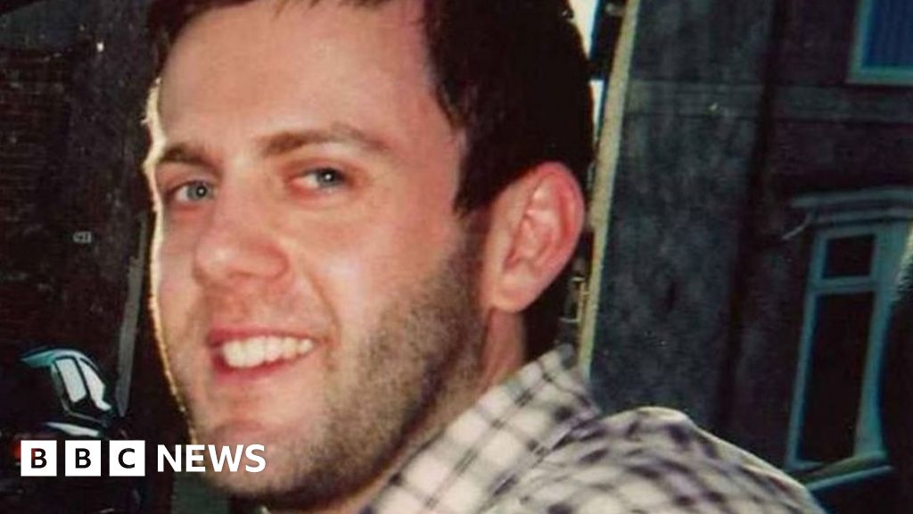 Darlington death crash driver Andrew Conden due to become dad - BBC News