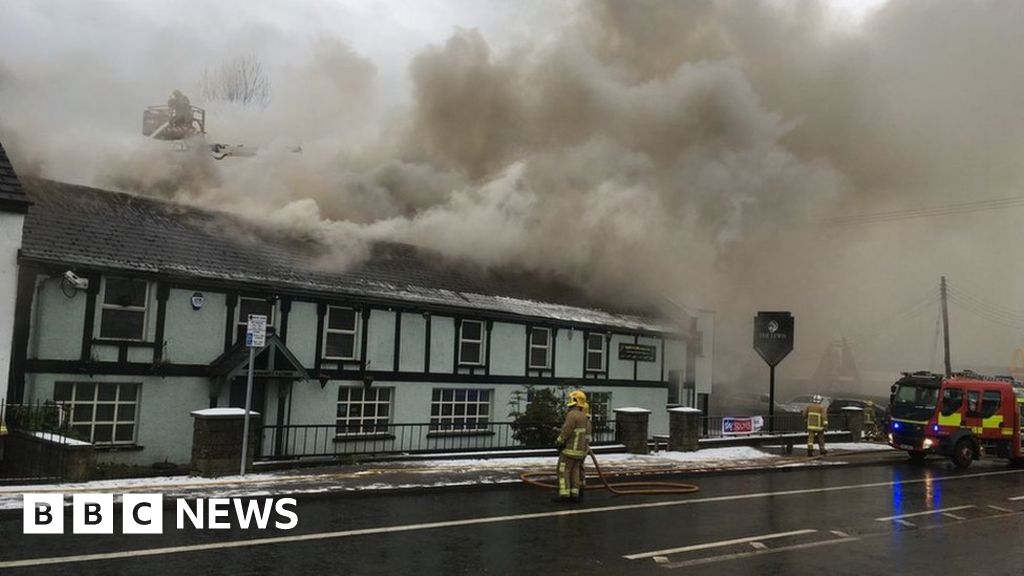 Lewis Tavern: Fire badly damages Dundonald pub - BBC News