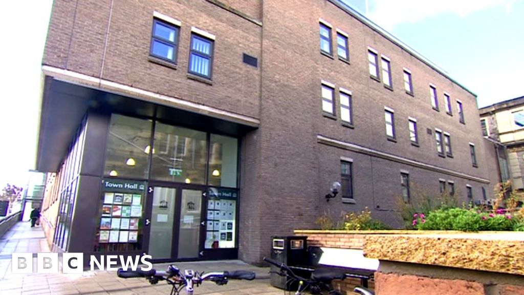 Mayor 'vetoes' North Somerset council joining combined authority - BBC News