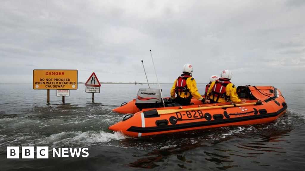 Holy Island: Six people and dog rescued by lifeboat from causeway