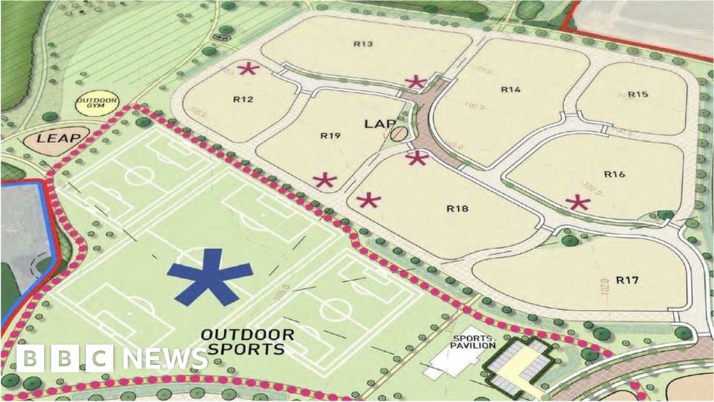 Plan for hundreds of new homes in Grantham gets go-ahead - BBC News