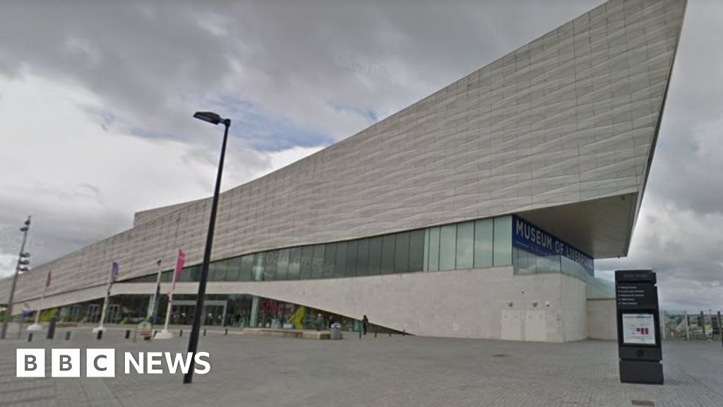 Liverpool museum evacuated after WW2 device found - BBC News