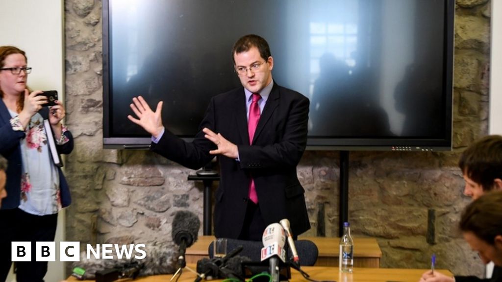 Ethics watchdog to investigate Mark McDonald complaint - BBC News