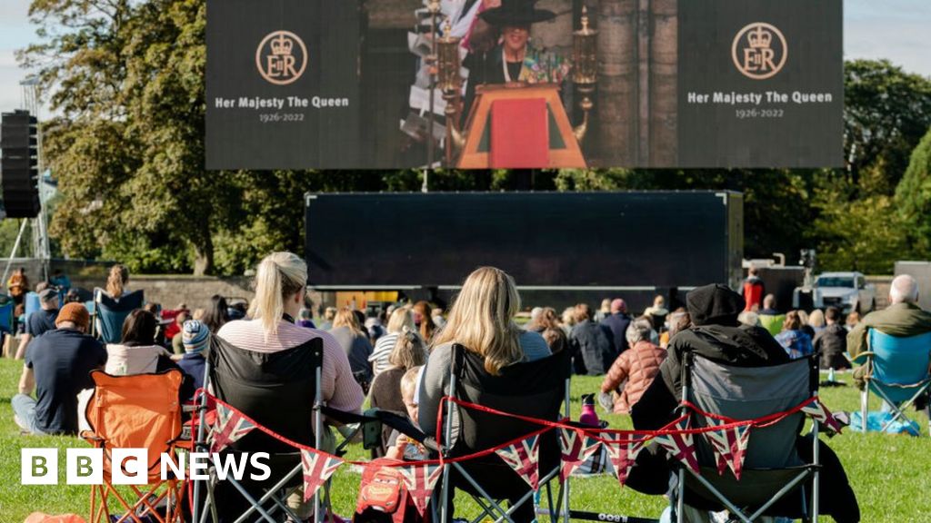 Scotland joins in Queen's final farewell - BBC News