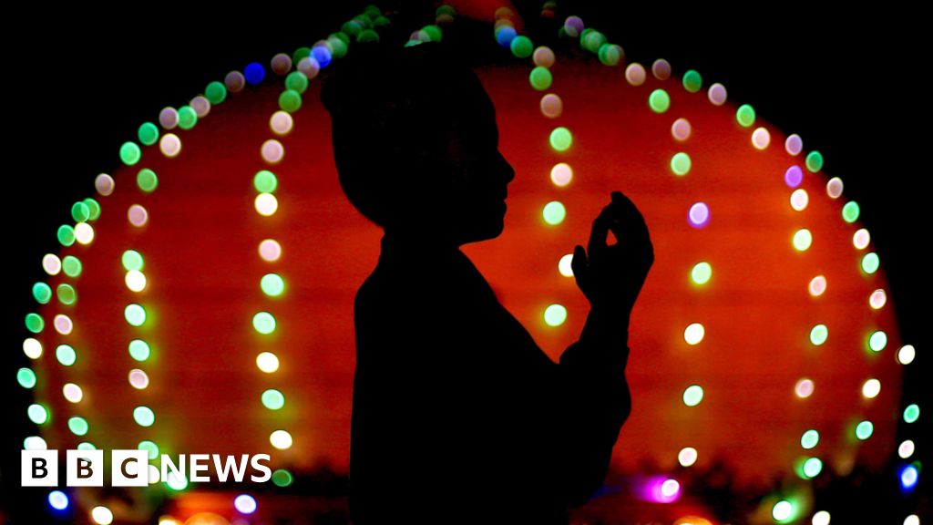 What is Ramadan, how long does it last and why do Muslims fast?